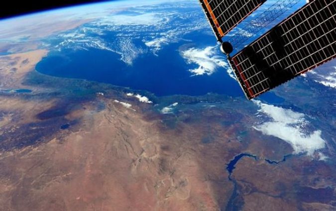 Astronaut Snaps Stunning Photos of Israel. Spot the '67 Lines from ...