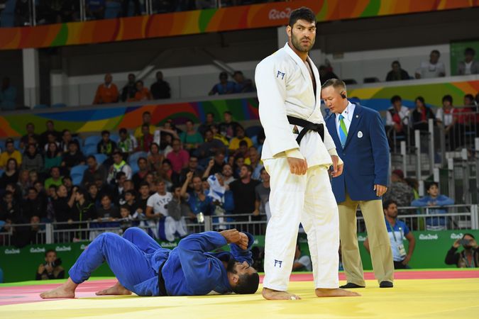 Egyptian Judo Fighter Refuses to Shake Hand of Winning Israeli Opponent ...