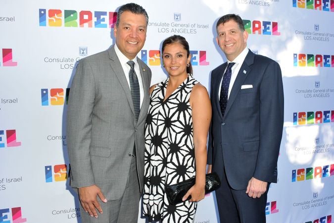 Jewish allies praise new CA senator Alex Padilla – The Forward