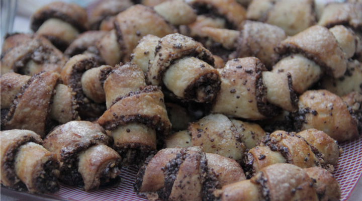 United Noshes: The Alphabet Foodies – The Forward