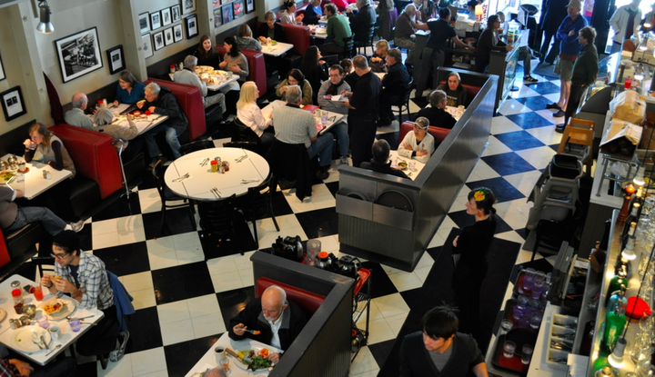 Saul’s, Iconic Berkeley Deli, Up for Sale – The Forward