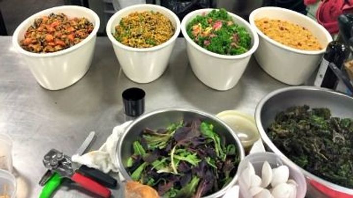 Kosher Pop-Up Fills Void on the Bowery – The Forward